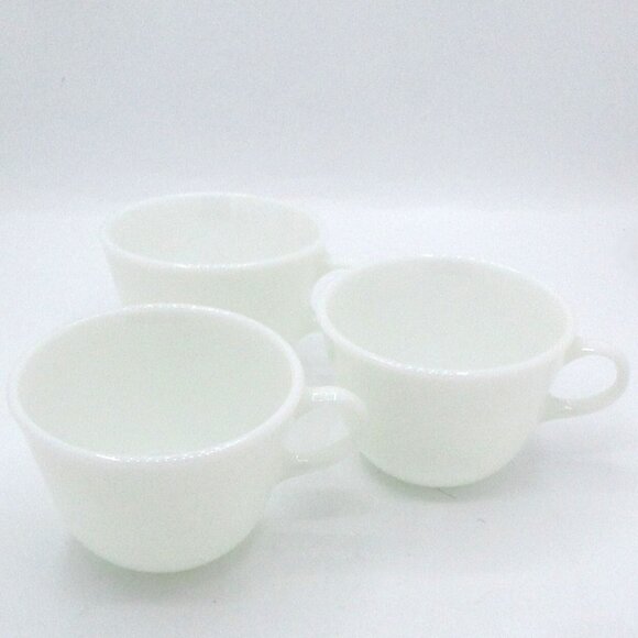 Pyrex | Dining | Vintage Pyrex Plain White Milk Glass Coffee Cups Tea ...